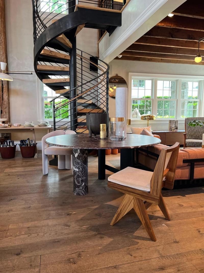 Cassina - 559 SENGU DINING TABLE