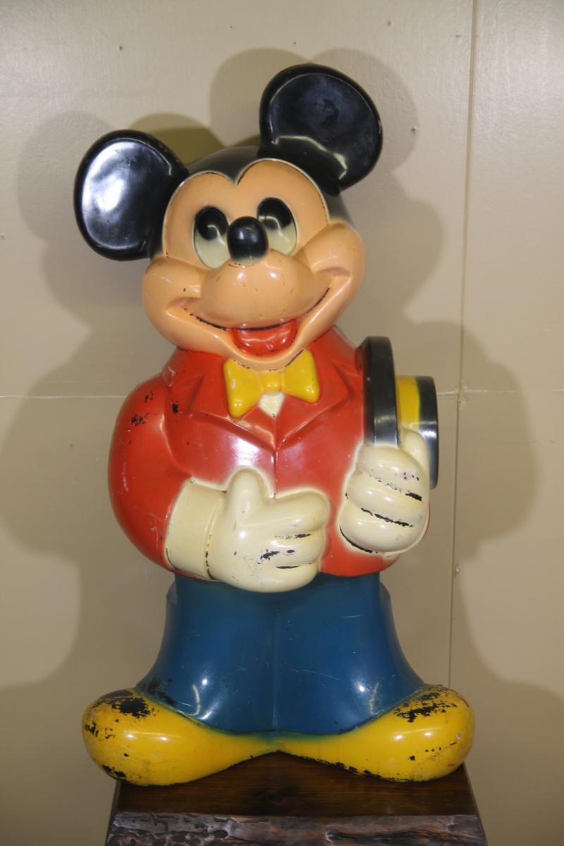 Disney Studios - Mickey Mouse Store Display