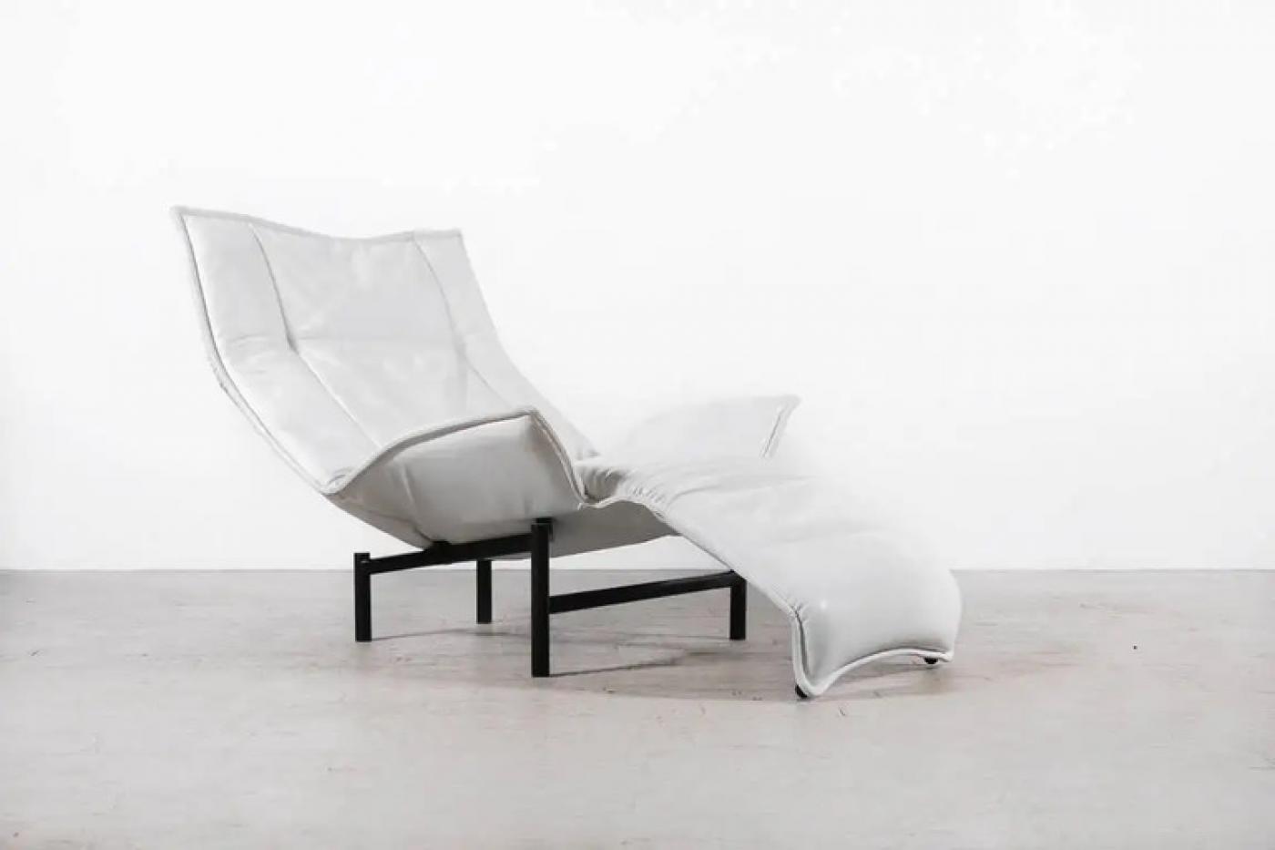 Cassina - Vico Magistretti Pair of Cassina - Vico Magistretti Pair of