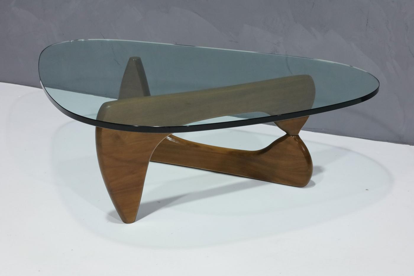 Isamu Noguchi - Noguchi Cocktail Table in Walnut