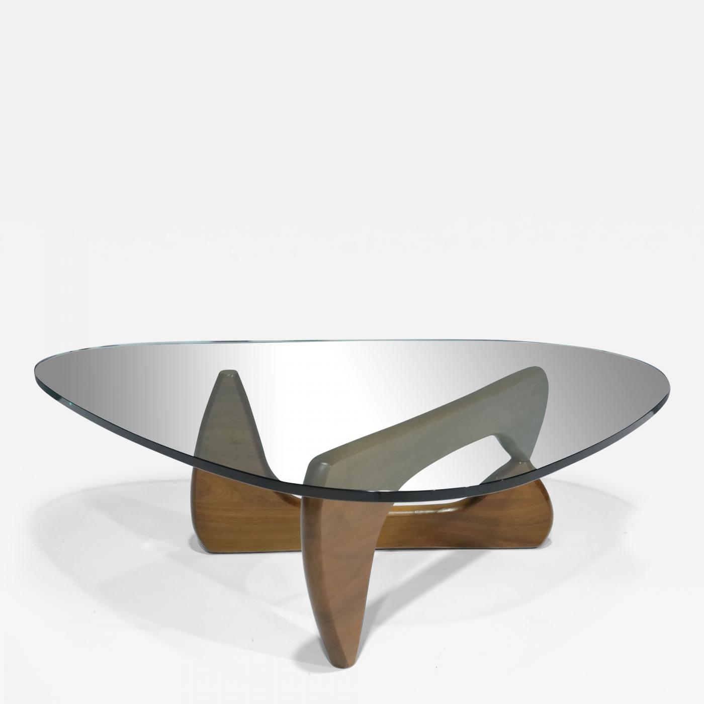 Isamu Noguchi - Noguchi Cocktail Table in Walnut