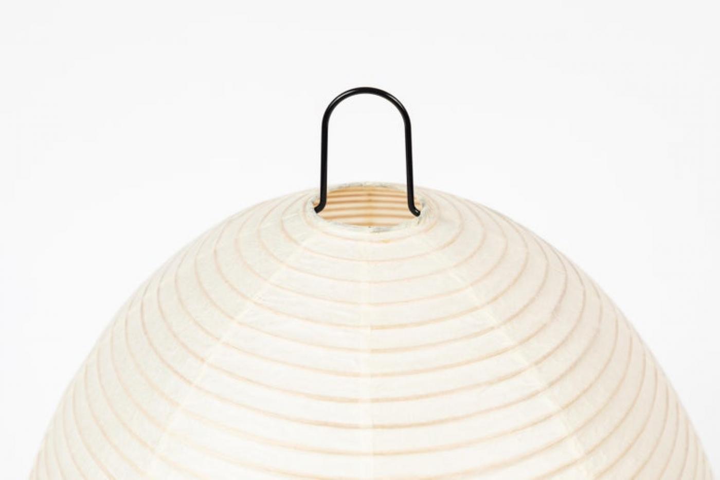 Isamu Noguchi - Pair of Akari Model 1A Light Sculptures by Isamu Noguchi