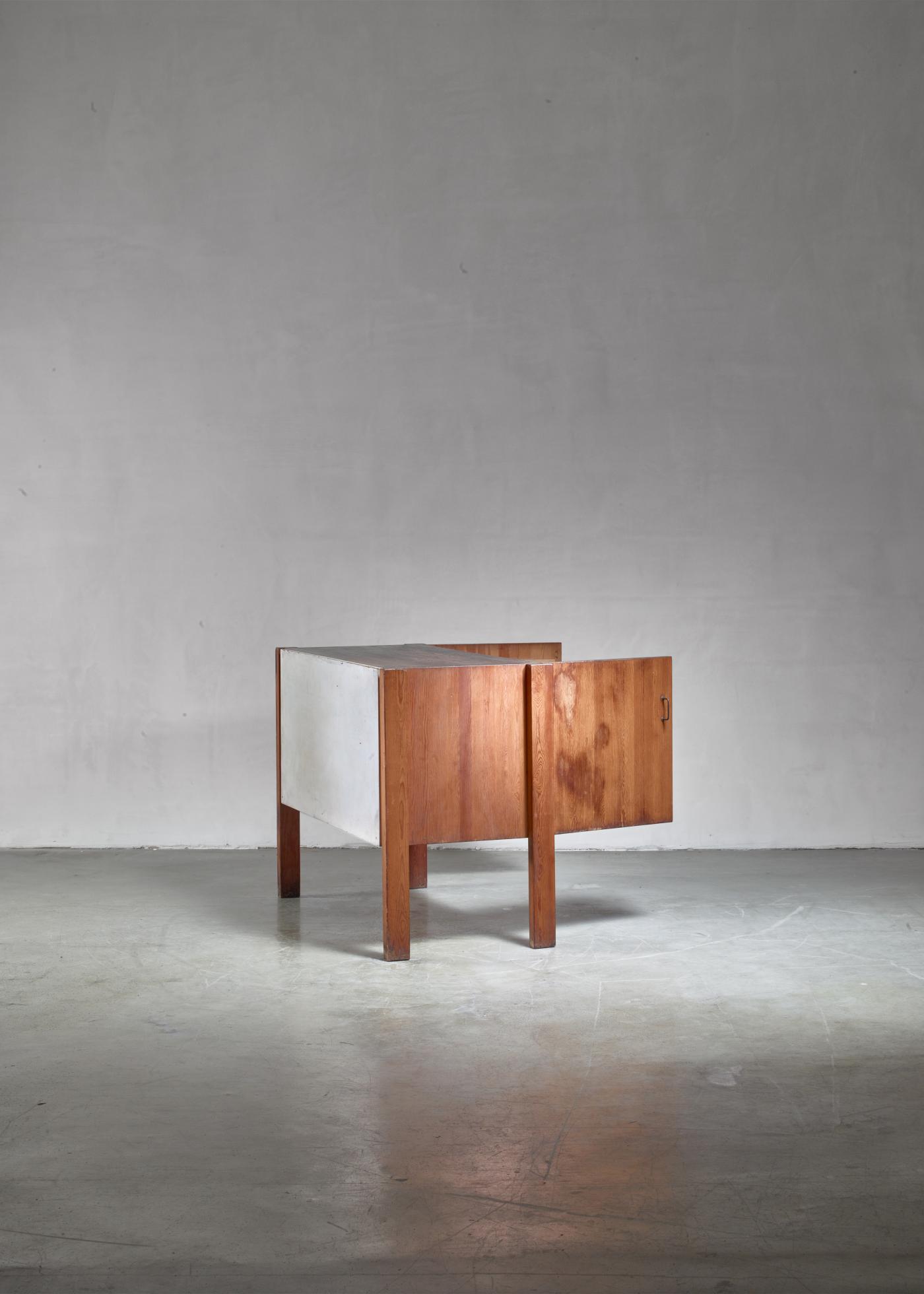 Finn Form - Pine Finn Form sideboard, Finland, 1950s