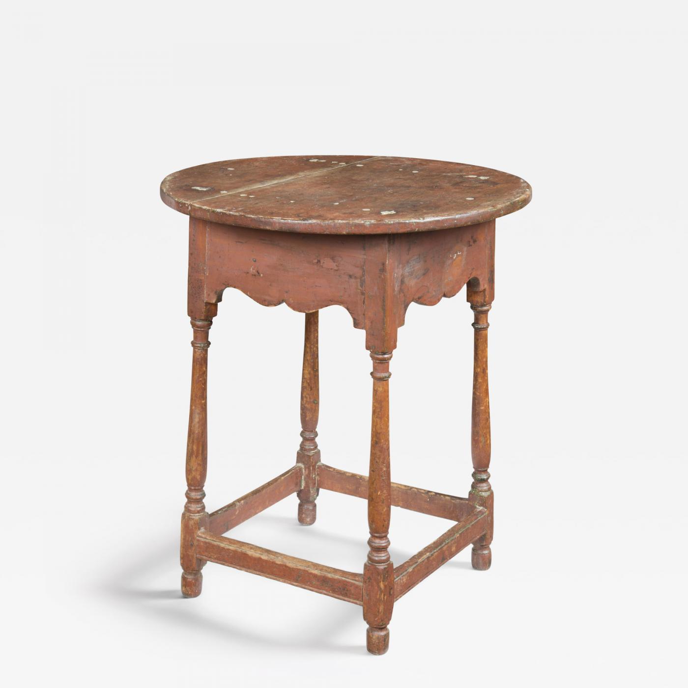 Round stretcher-base table