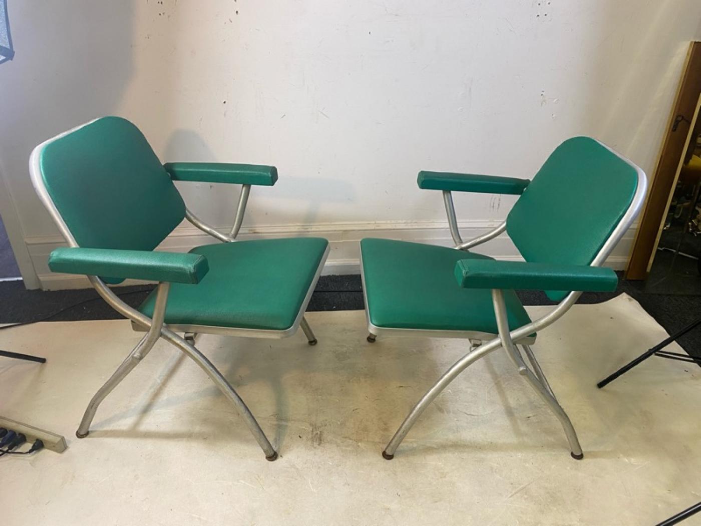 Warren McArthur - WARREN MCARTHUR ALUMINUM PAIR OF FOLDING CHAIRS